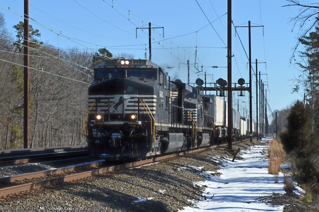 NS 9480 and train 24M